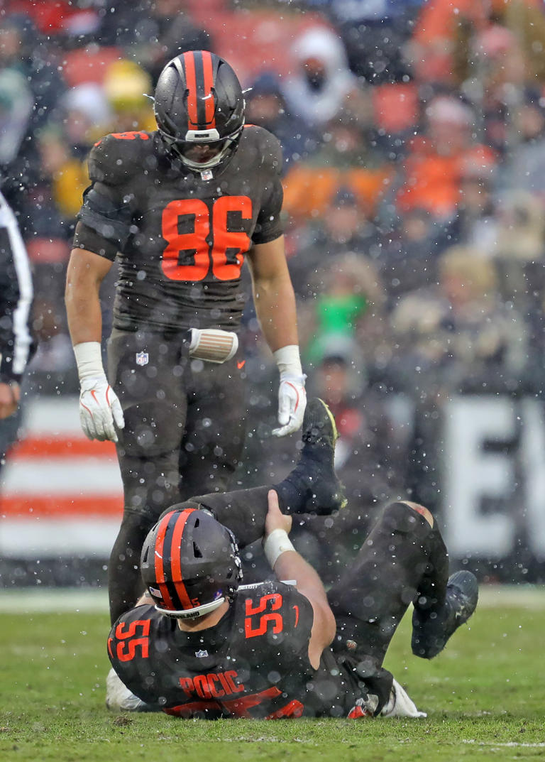 Ethan Pocic's Achilles injury confirmed, plus other Browns injuries