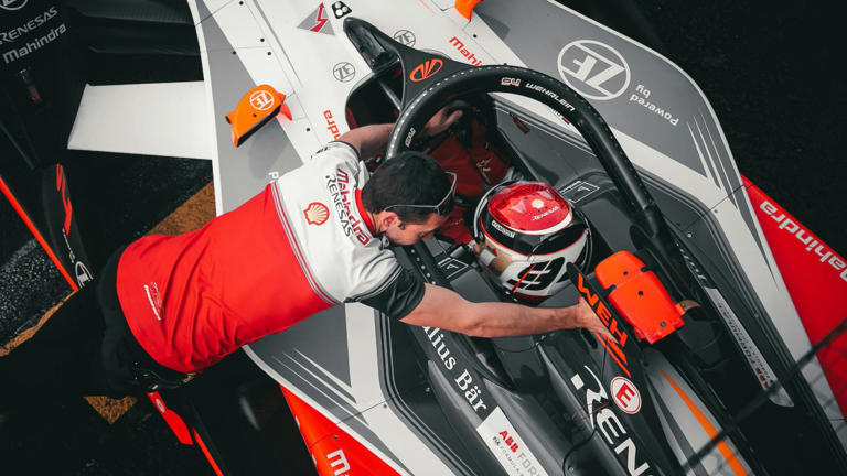 The overlooked heroes of F1: Everything to know about the pit crew