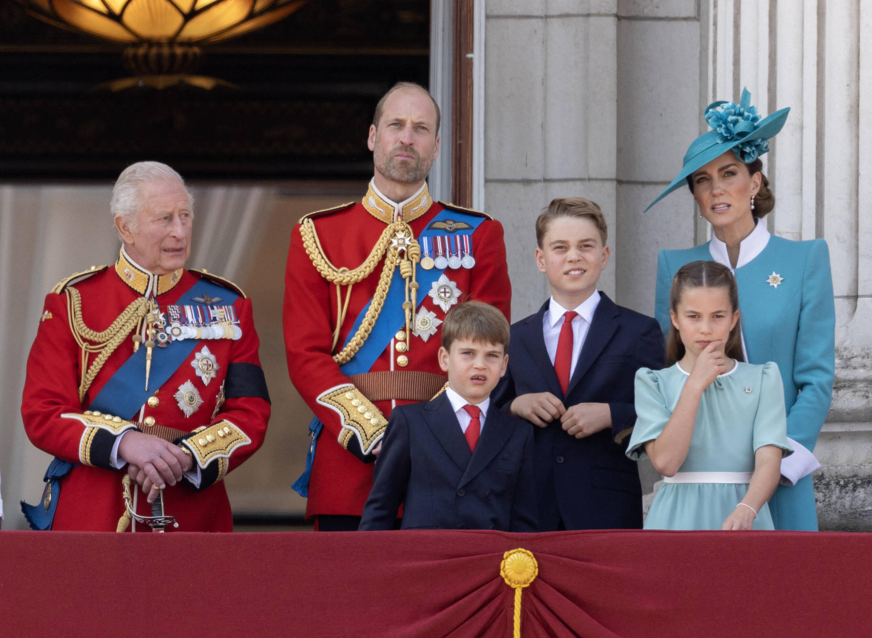 Charles III, William, Kate Middleton : au fait, combien coûte la ...