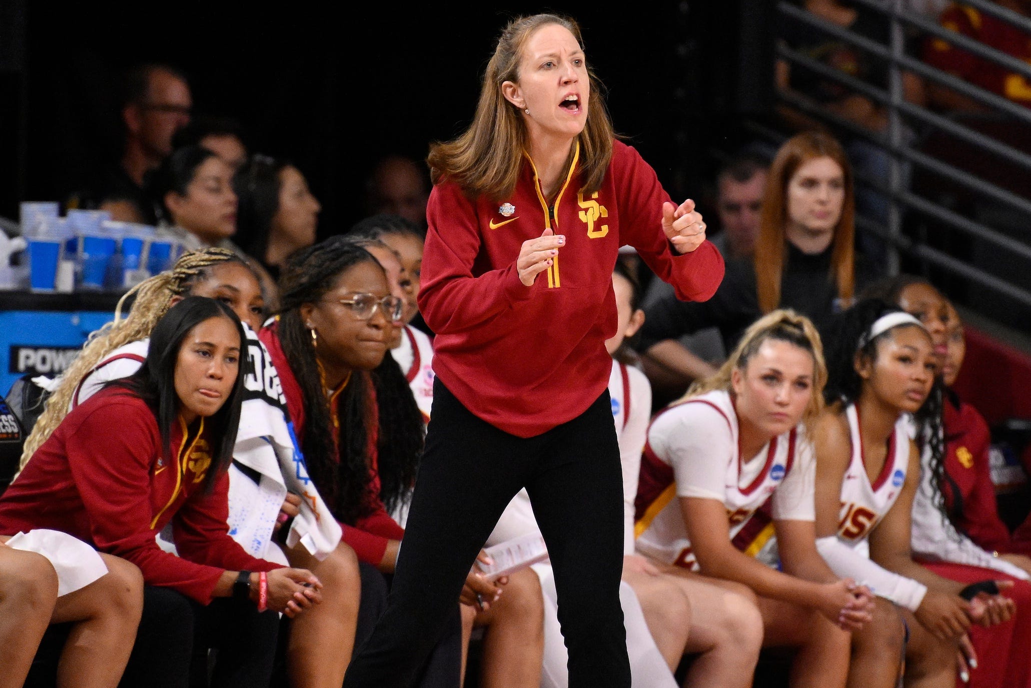 USC women's offense doesn't score in final 4:46 in loss to Oregon