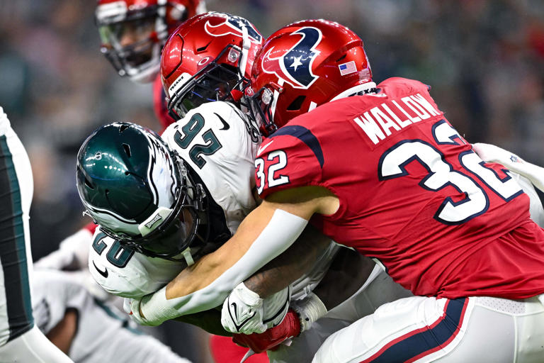 49ers add another new LB as starting OL hits IR