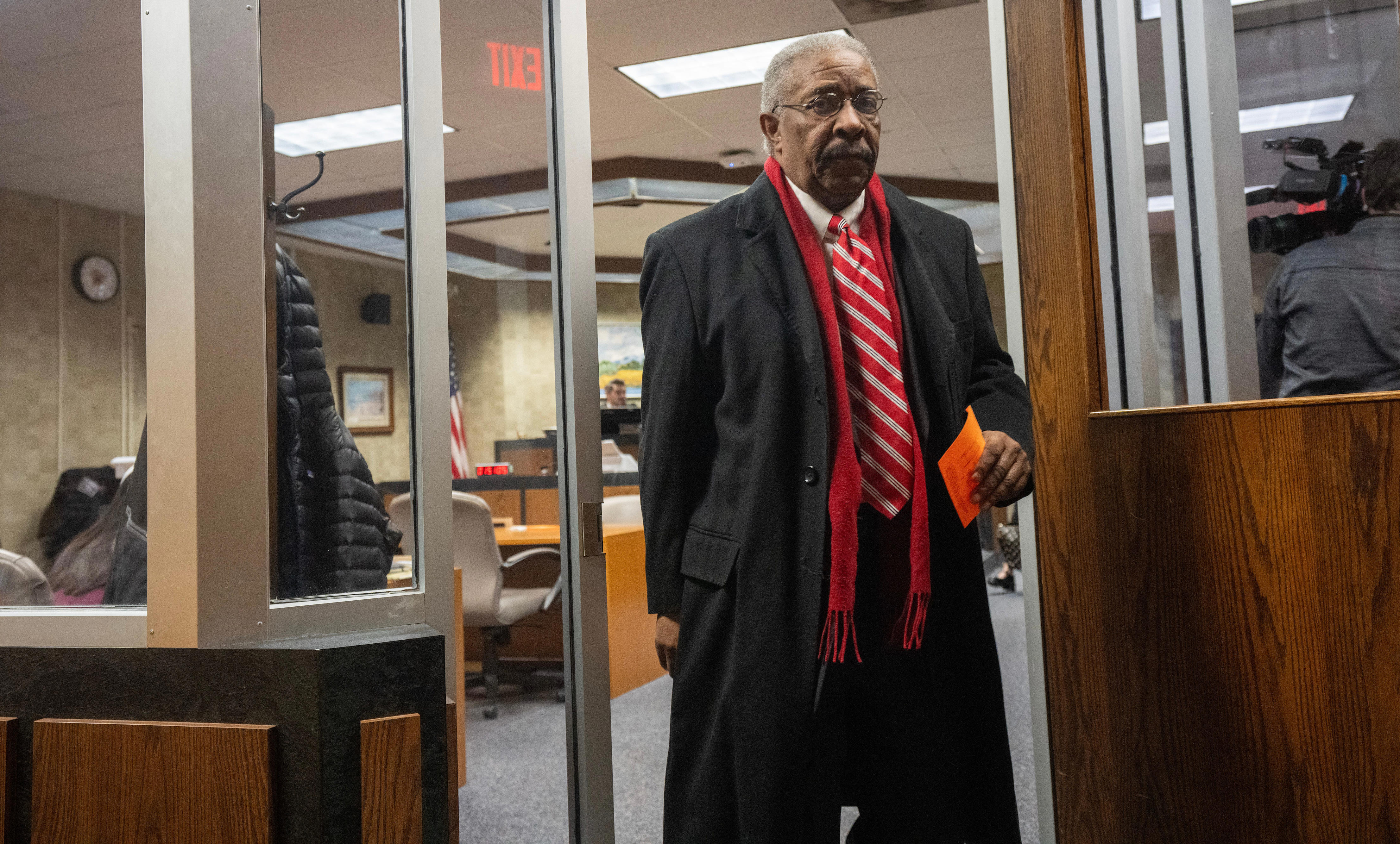 Ex-city attorney Tearman Spencer pleads not guilty to 'shaky' property ...