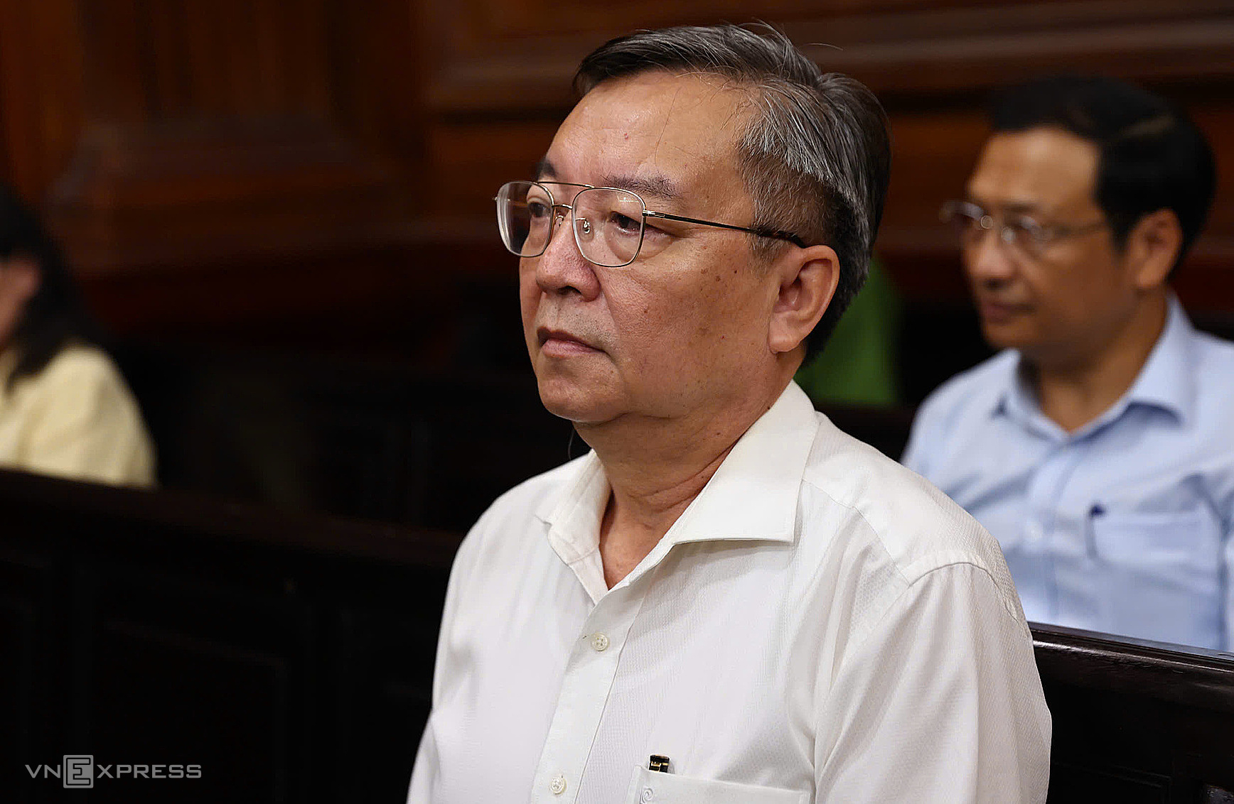 Cựu giám đốc Sở GD&ĐT TP HCM ra tòa trong vụ thông thầu với AIC