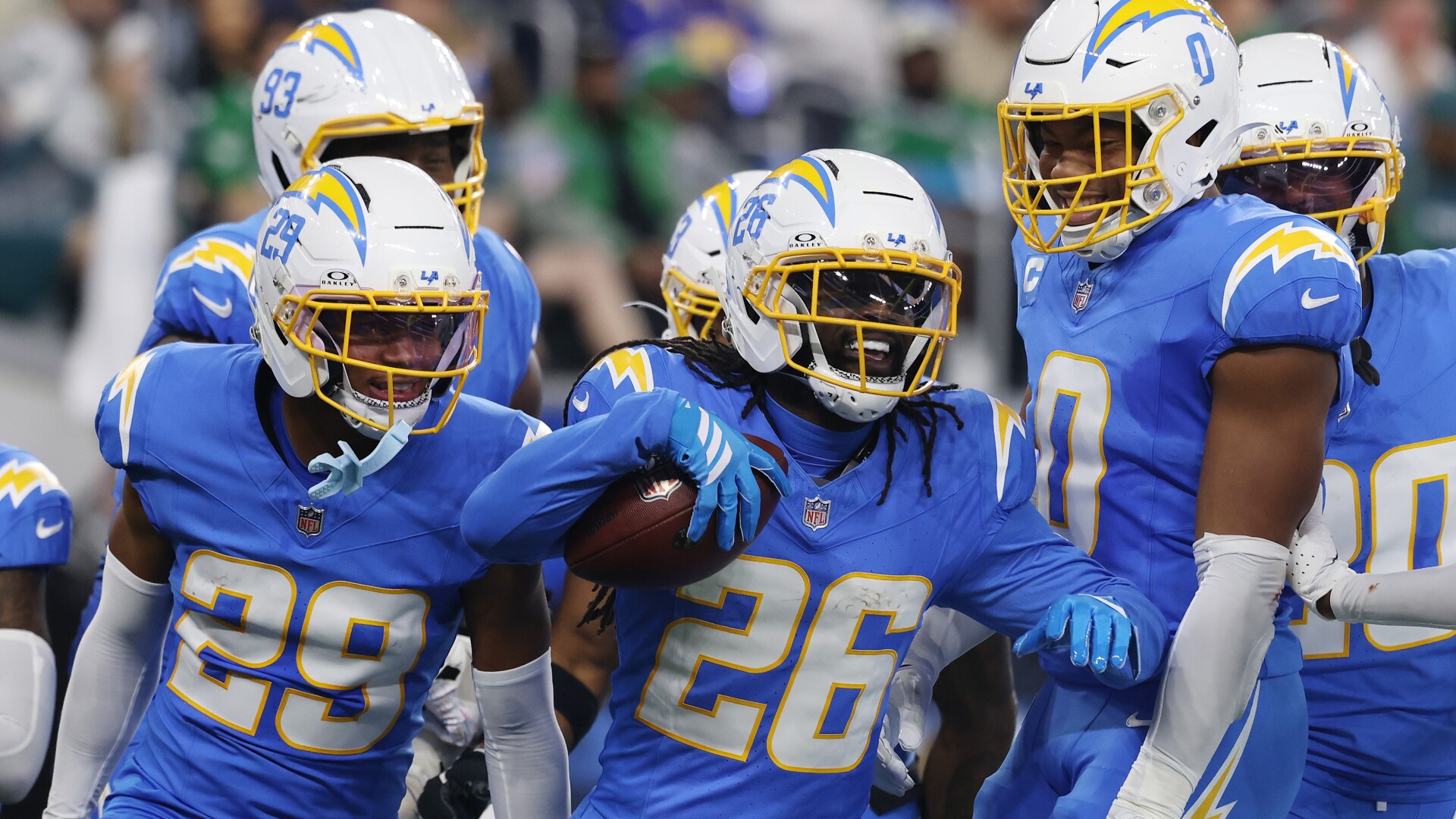 Monday night football: Chargers lead Eagles 10-6 after first half with ...