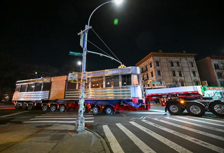 Beloved 57-year-old NYC diner physically relocated from Brooklyn ...