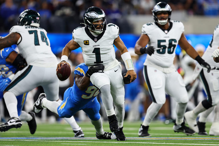 Eagles vs. Chargers: Third quarter score updates