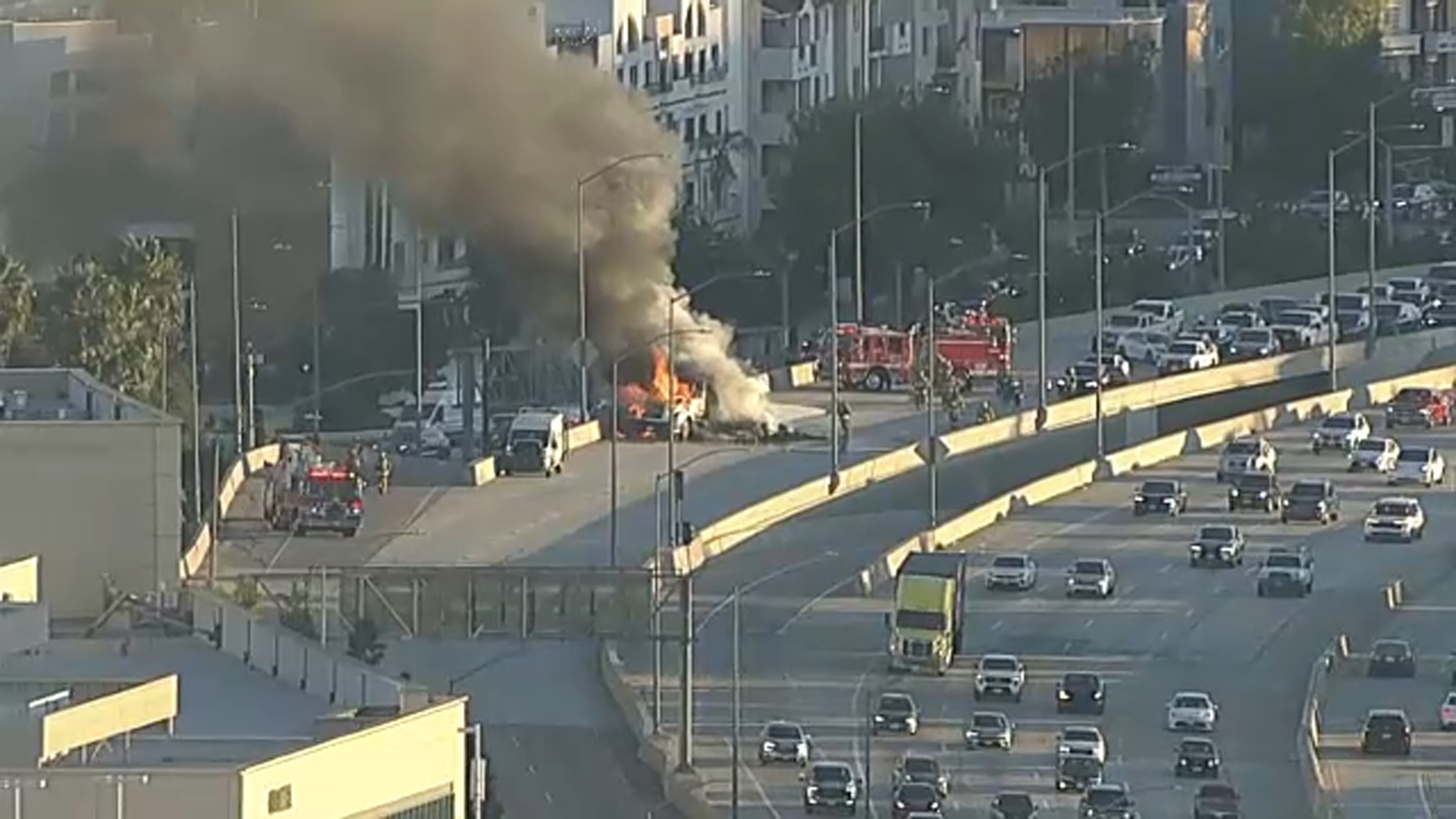 Lanes shut down at NB 405/101 interchange in Sherman Oaks after truck ...