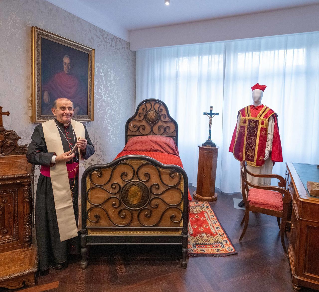 Omaggio al cardinal Ferrari. La sua camera è un museo