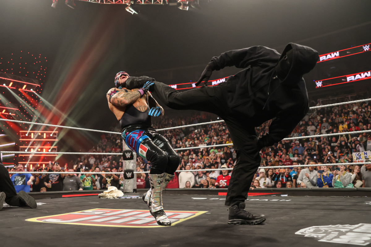 WWE Raw results Dec. 8 - LA Knight crushed, masked man strikes