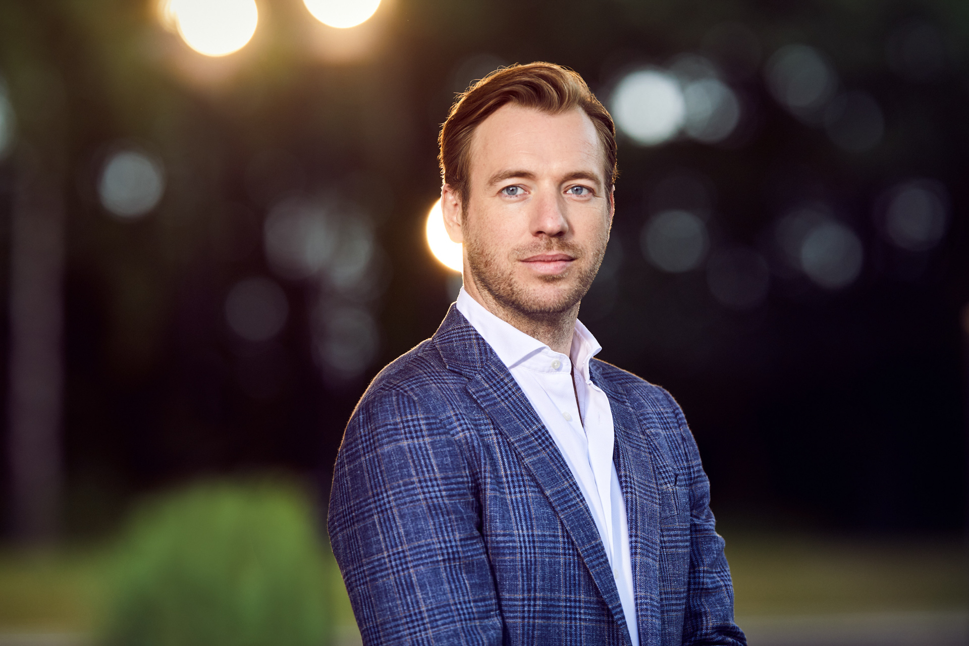 Wat heeft deze presentator en topsporter te vieren?