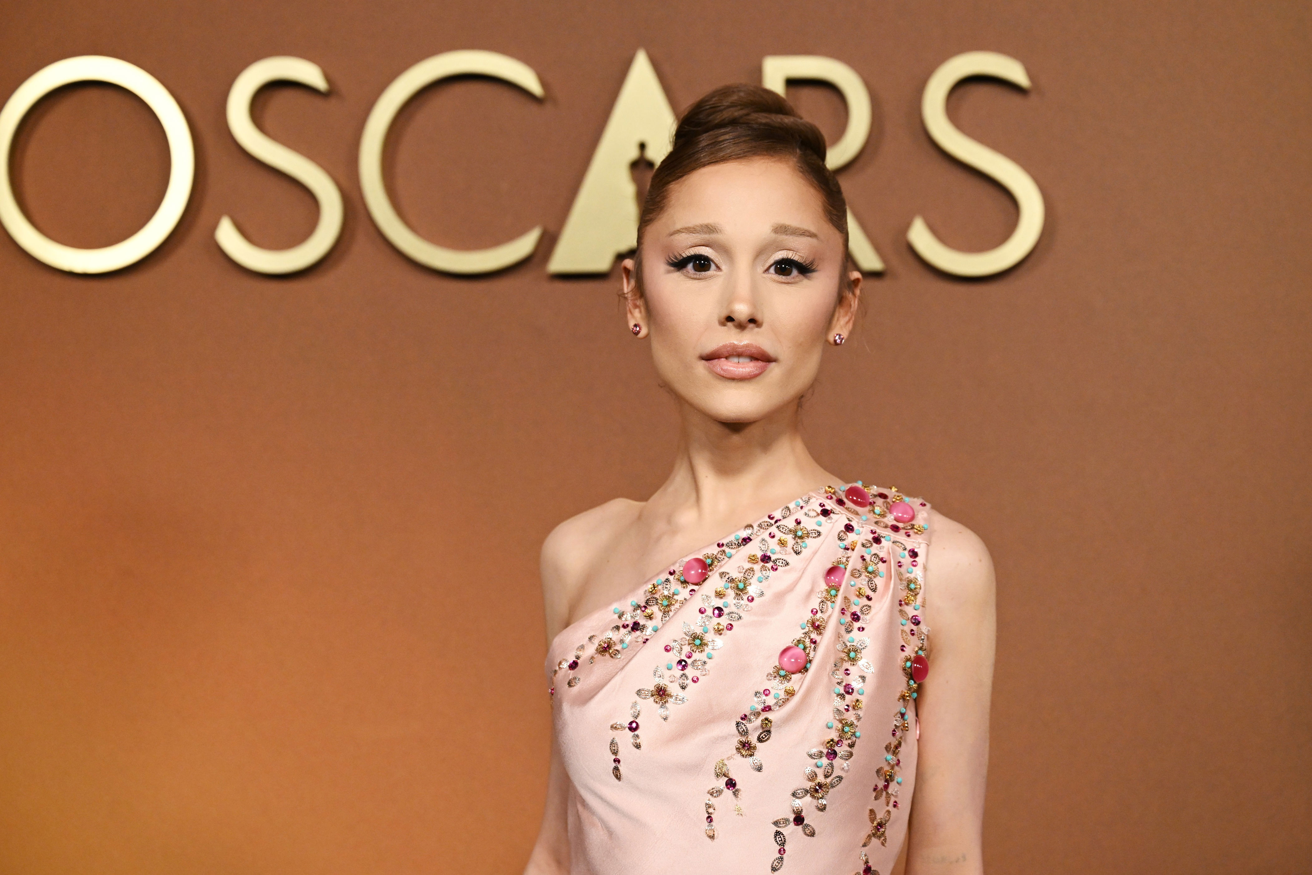 Ariana Grande's viral 6-7 moment in her Adam Sandler conversation shows ...