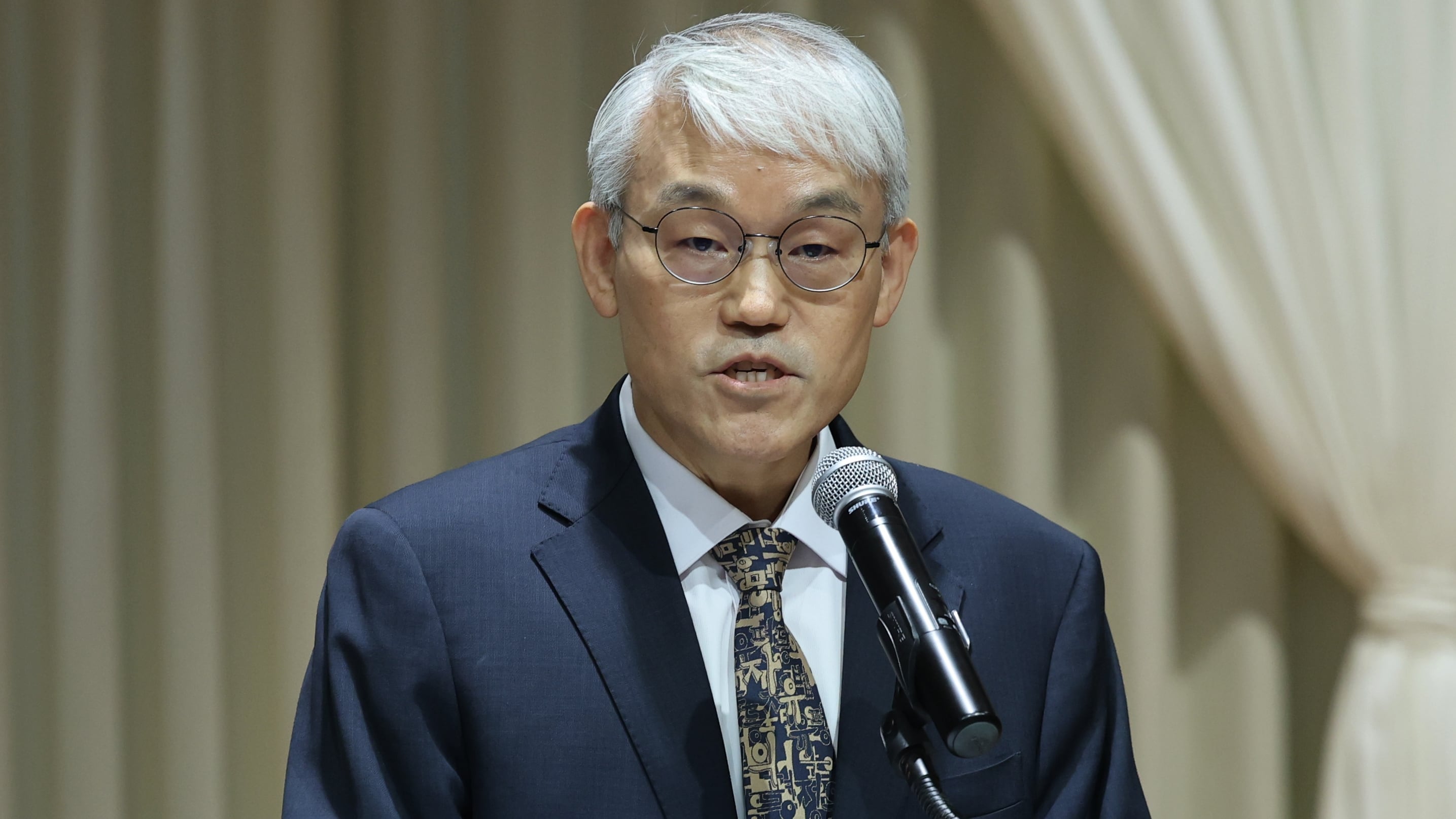 Chun Dae-yup hosts public hearing on judicial reform