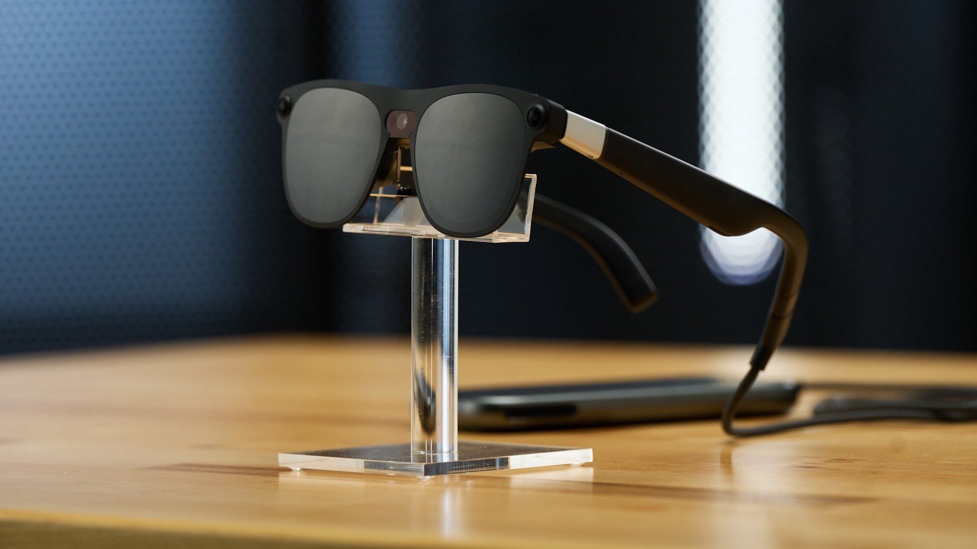 Google develops AI smart glasses after decade-long hiatus