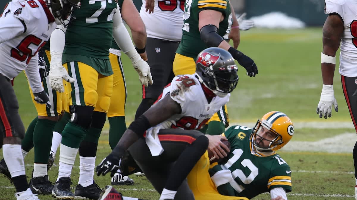 Bucs signing outside linebacker Jason Pierre-Paul to practice squad