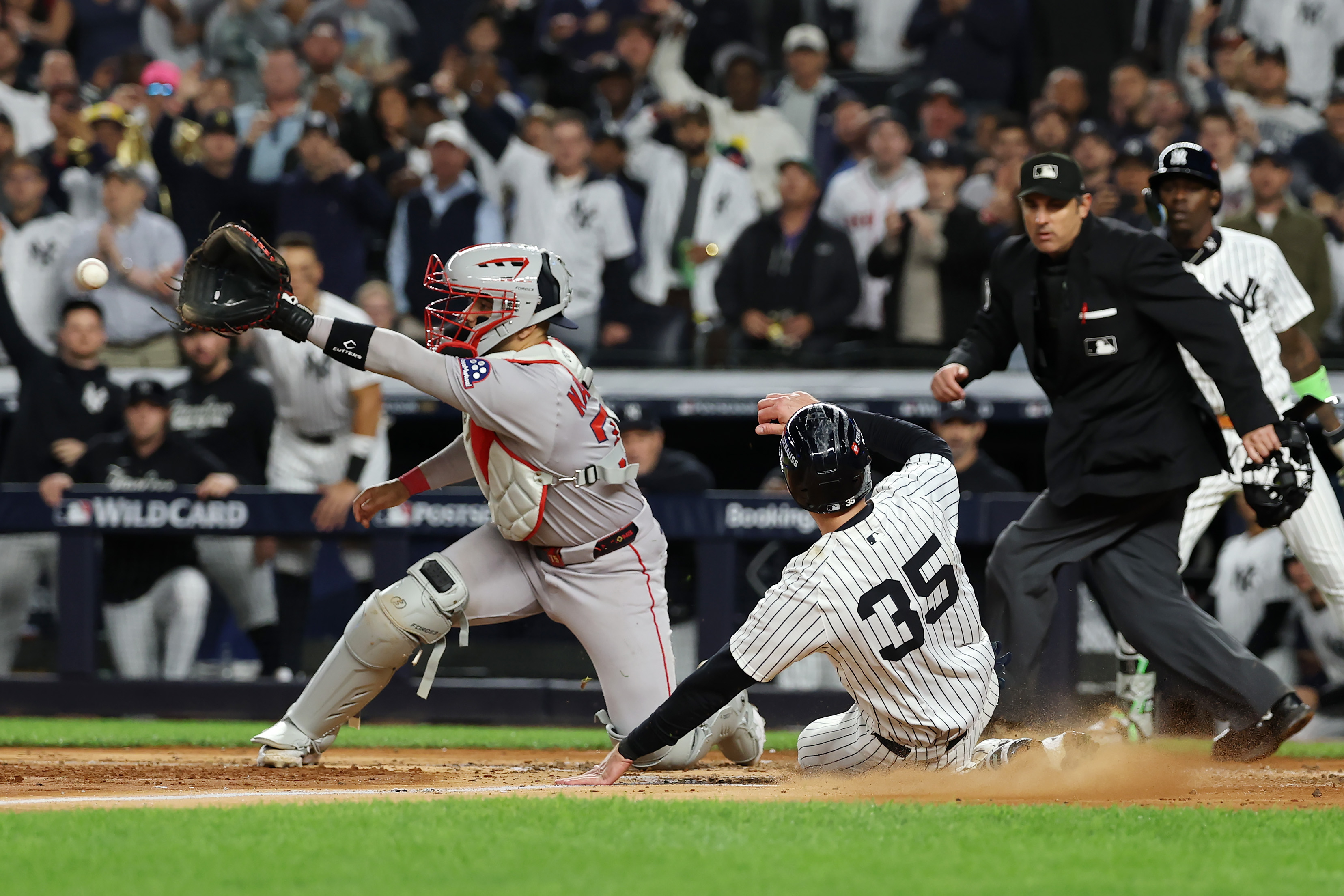 Blue Jays urged to snatch Cody Bellinger away from rival Yankees