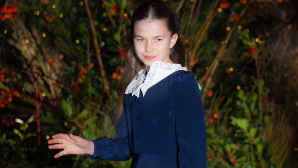 La princesa Charlotte y Kate Middleton deslumbraron con dueto navideño ...