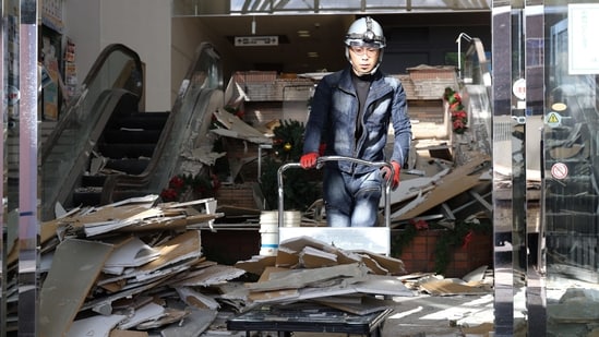 Japan earthquake today: 33 injured in powerful quake, alert issued for ...