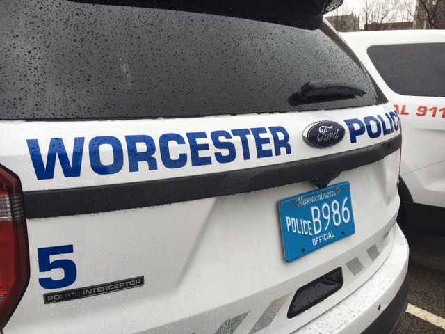 2 injured in Worcester stabbing, police say
