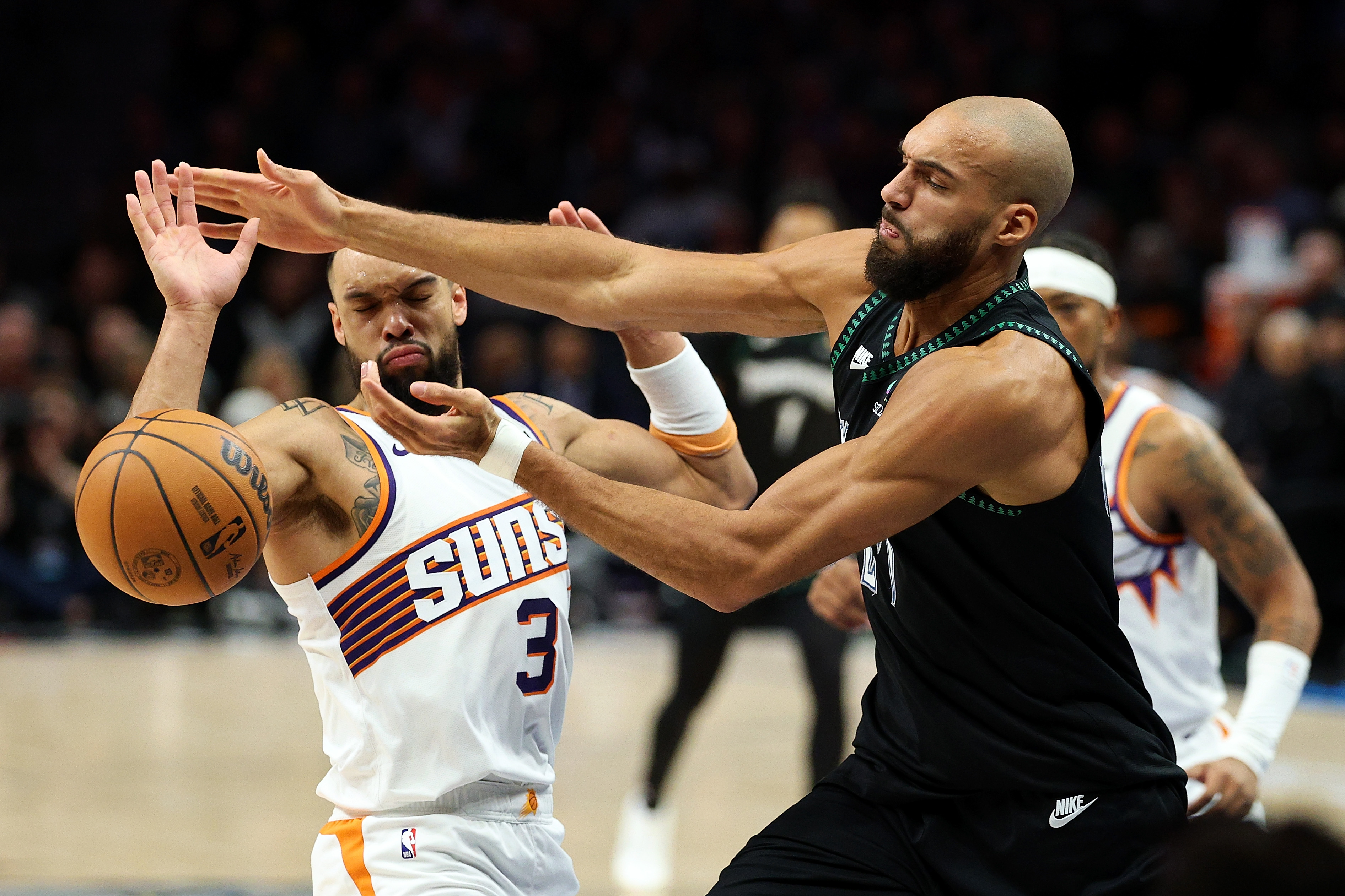 Game recap: Suns win thriller in Minnesota, 108-105