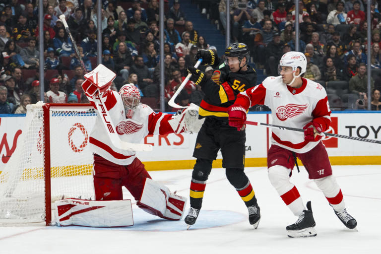 John Gibson’s 39 saves lead Red Wings to 4-0 victory over Canucks