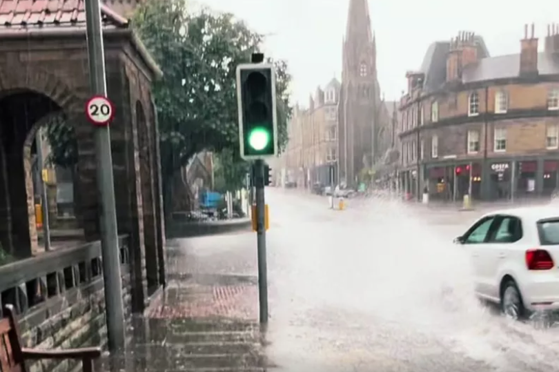 Edinburgh hit with flood alert as weather warning brings heavy rain and ...