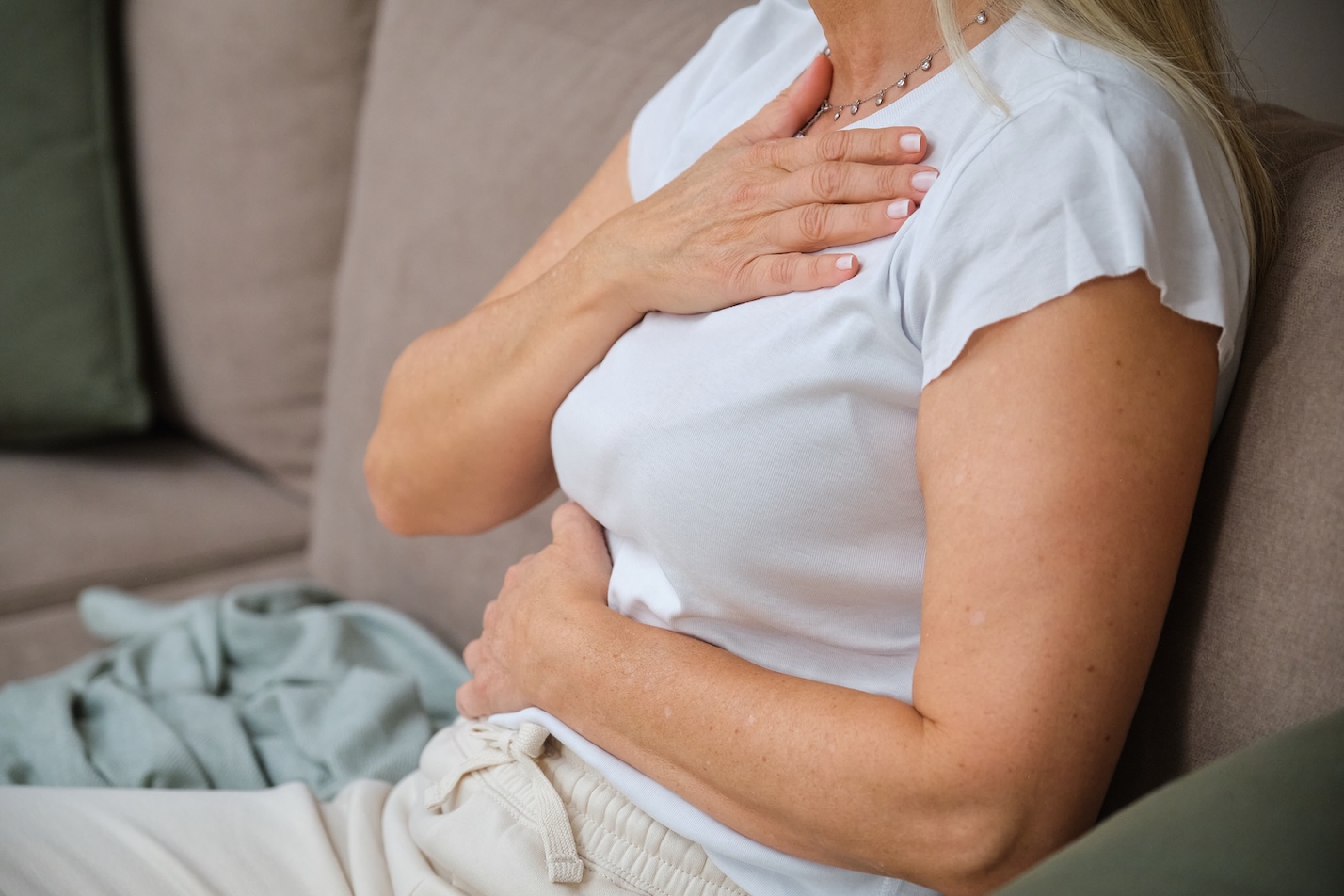 The early warning signs of COPD you need to know—and how it differs ...