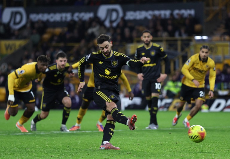 Fernandes, Manchester United crush Wolves, go sixth on ladder