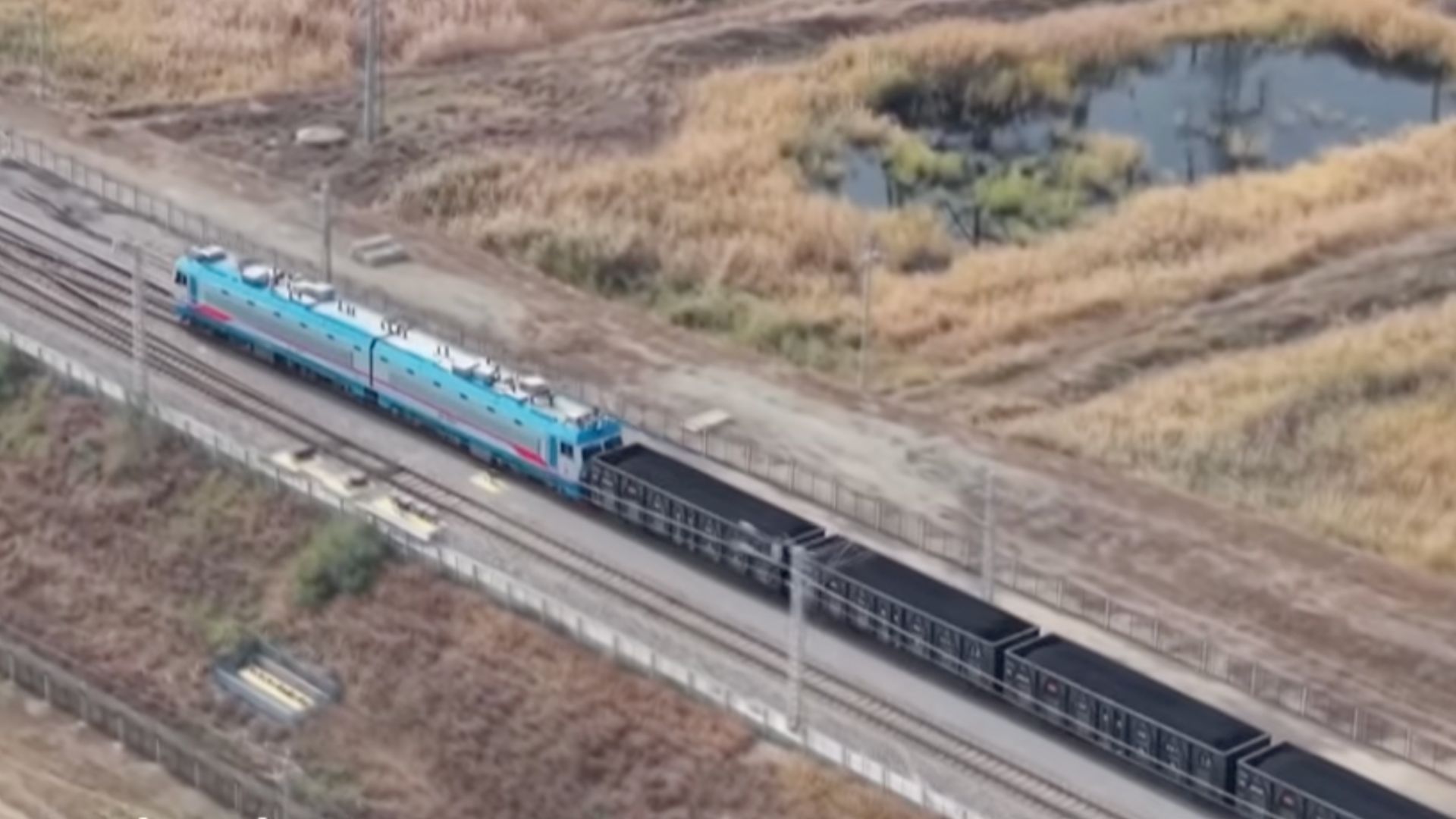 China tests world-first wireless rail convoy carrying 3.5 Eiffel Towers ...