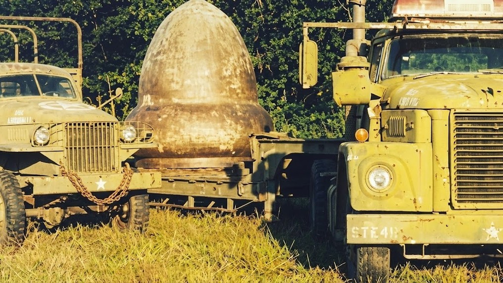 Acorn-shaped UFO crashes and soldiers seal Pennsylvania forest