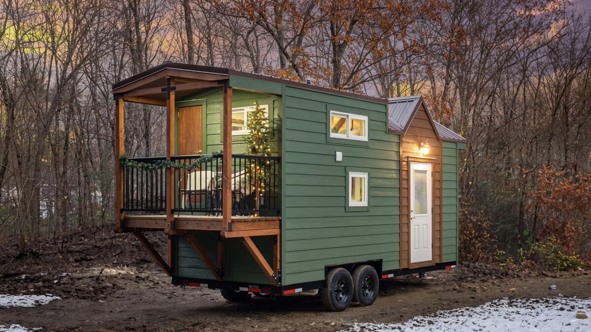 Tiny House mit tollem Balkon: Einfach einziehen und rausgucken