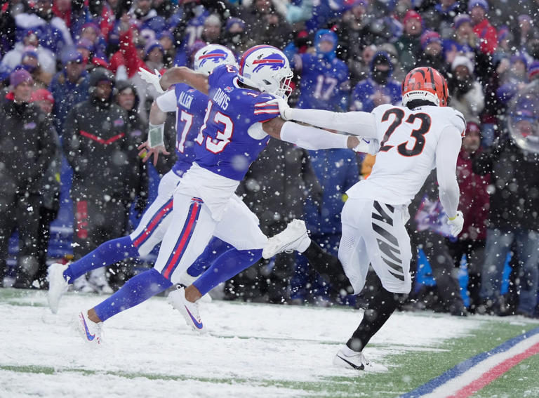 NFL Week 17 fantasy football: Start 'em, sit 'em