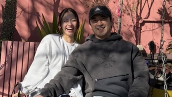 Shinhwa's Lee Min-woo welcomes daughter