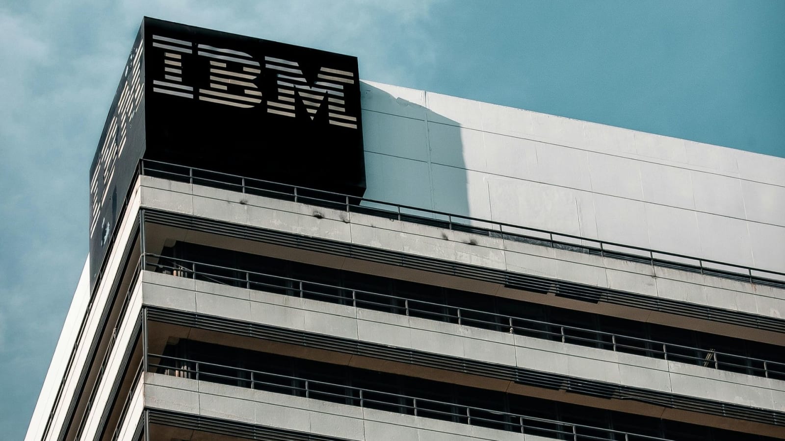 After massive layoffs, IBM spends £8.9 billion to acquire Confluent ...