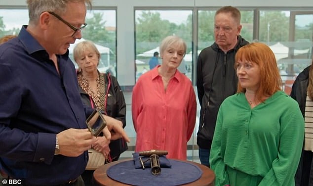 Antiques Roadshow expert dazzled by 'stunning' kitchen tool with ...