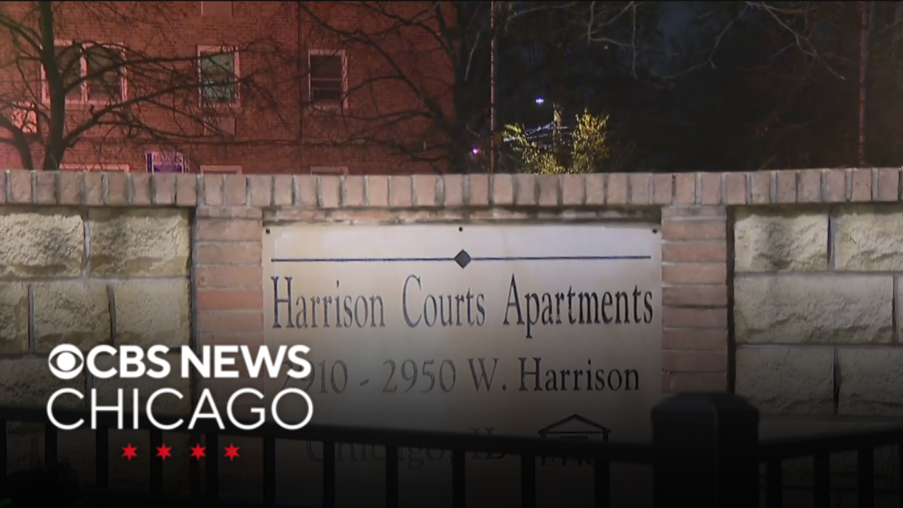 Residents at West Side CHA building describe “deplorable” living conditions