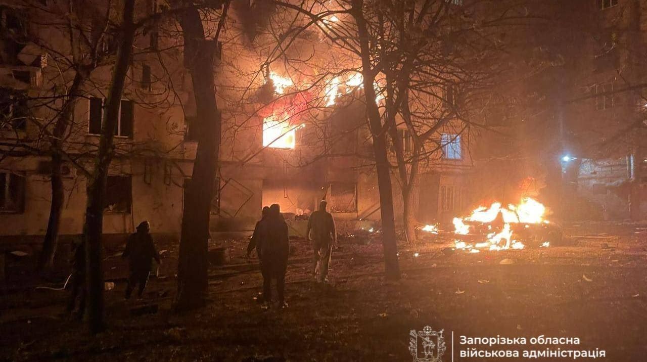 Russians attack Zaporizhzhia: residential building hit, 18 people ...