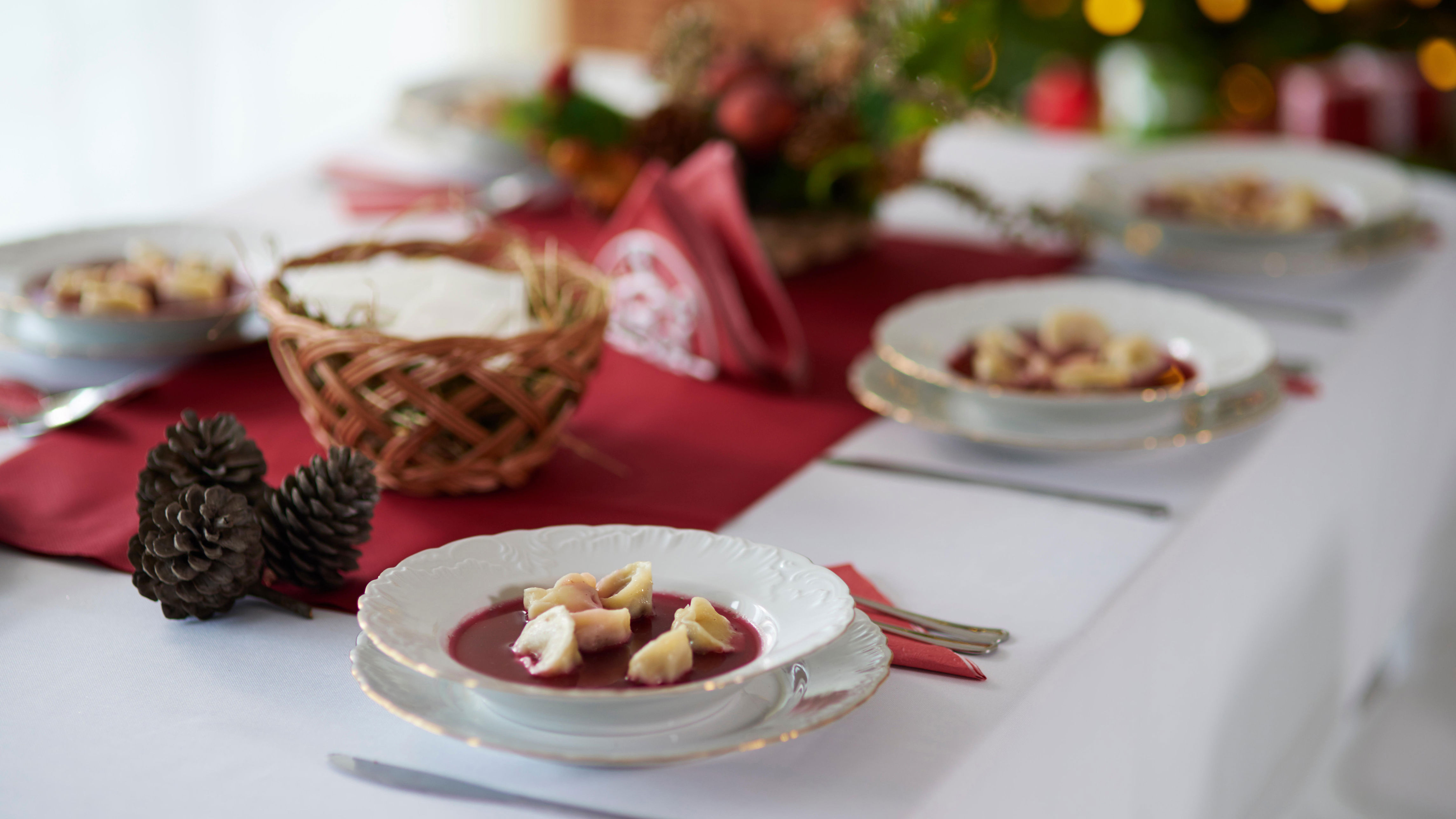 Wigilia 2025 dniem wolnym od pracy. Kto skorzysta, a kto będzie musiał ...