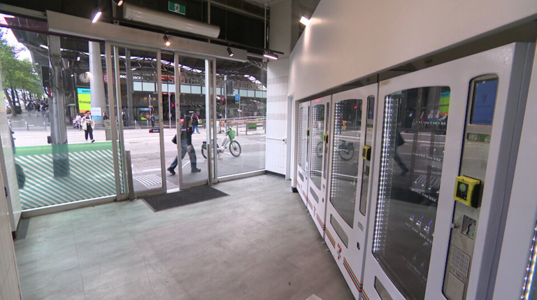 7-Eleven opens its first vending machine only operation