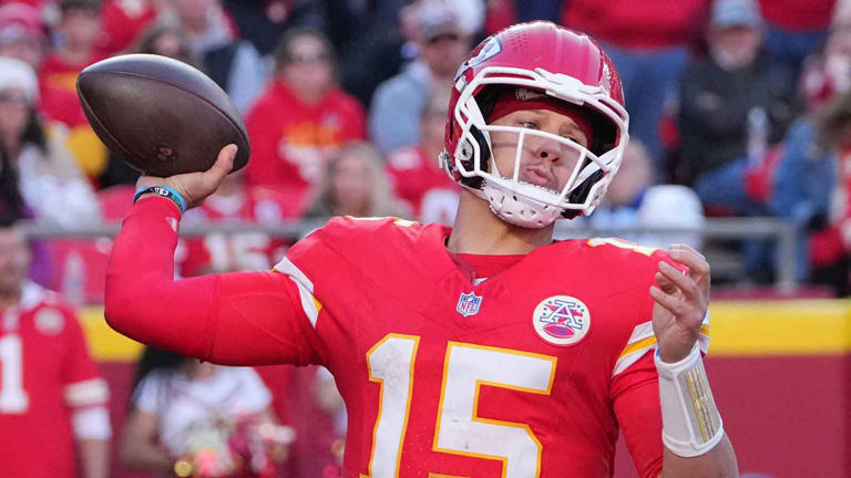 Chiefs-Cowboys Fantasy Football Week 13 Start ‘Em, Sit ‘Em
