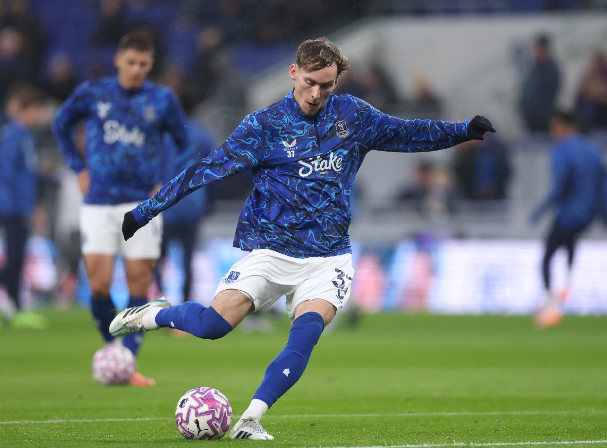 Man United plot cut-price January move for 'technically outstanding ...