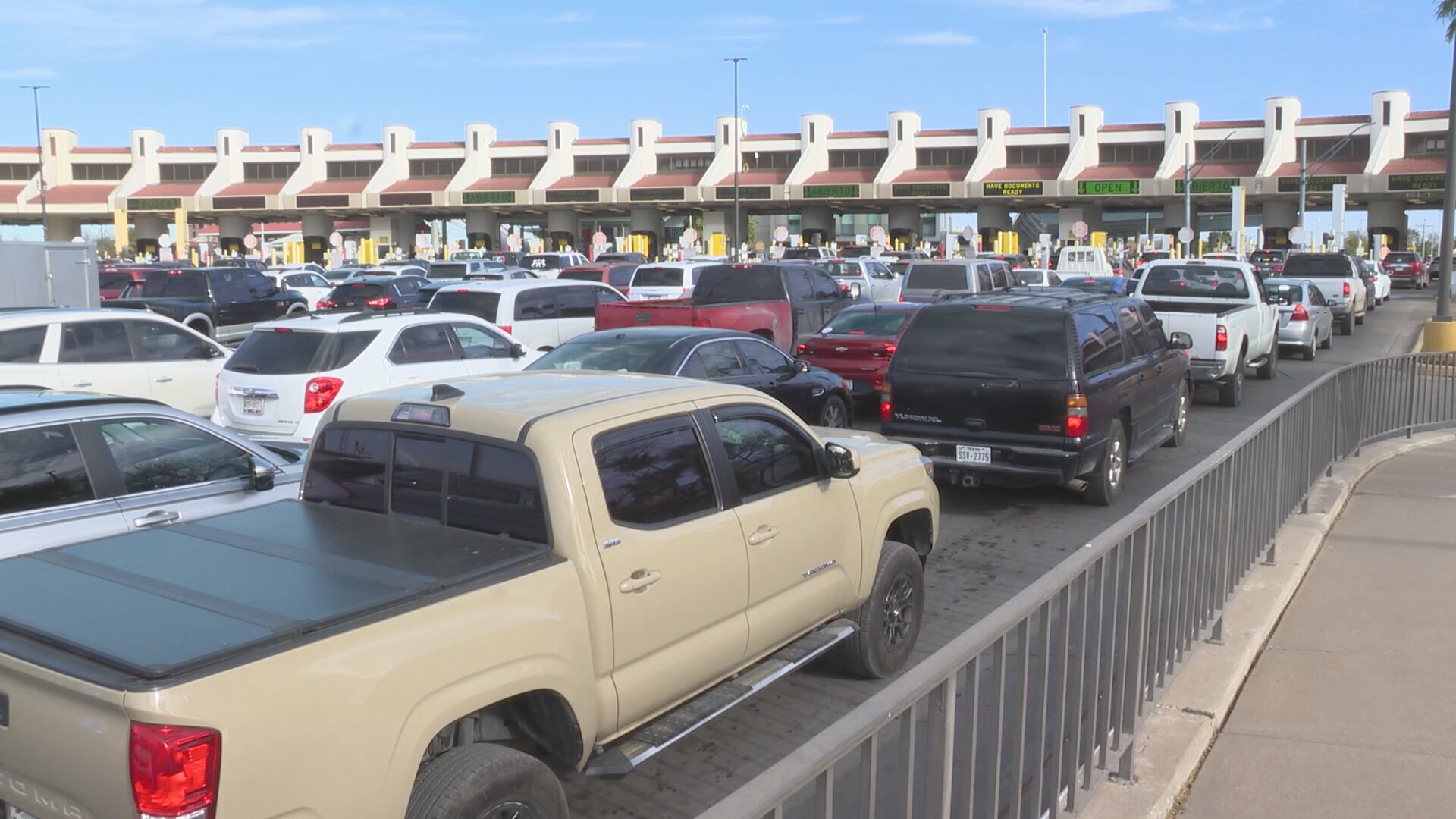 Border crossing wait times expected to increase during holiday season