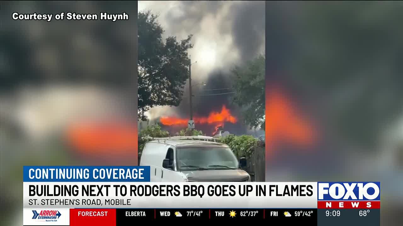 Mobile crews contain fire that threatened popular Rodgers BBQ restaurant