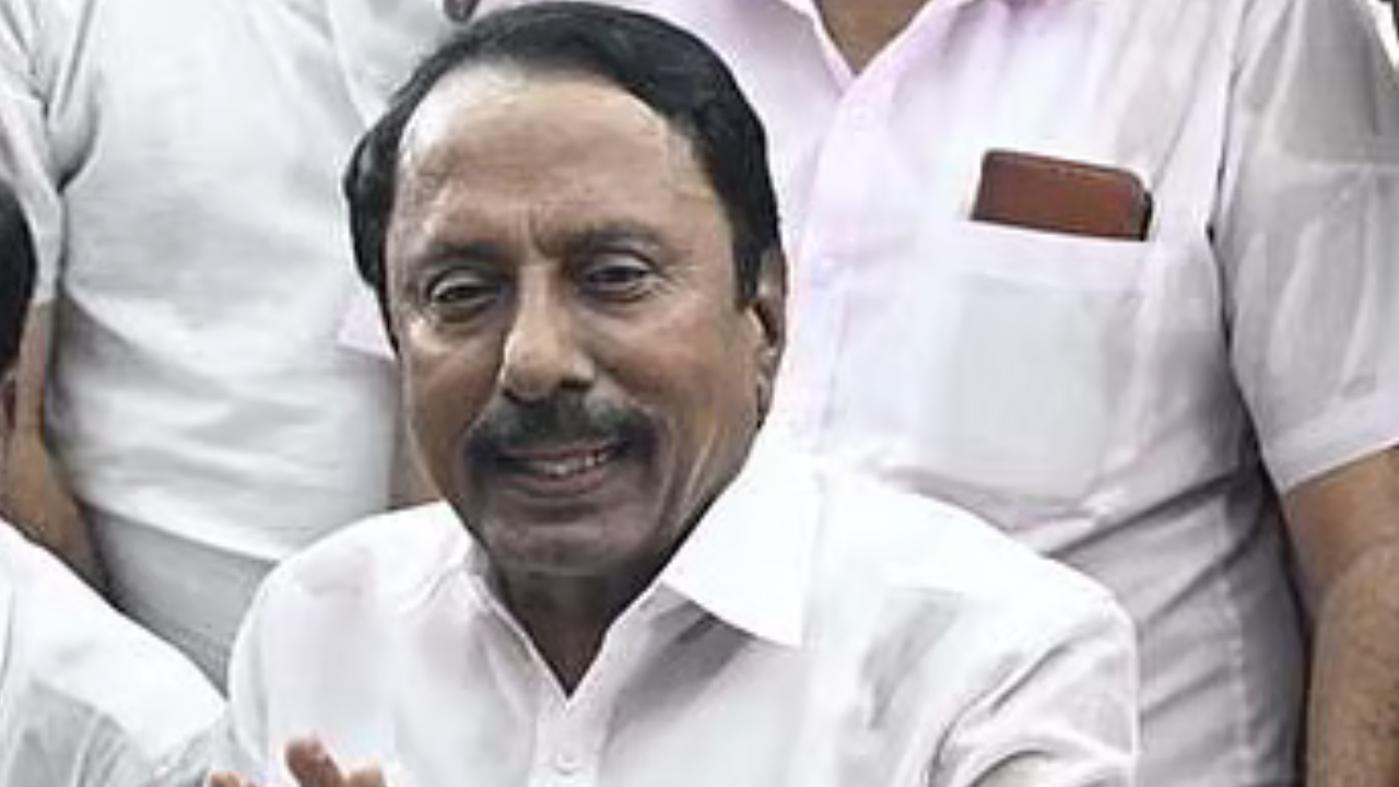 Tamil Nadu politics hots up: Former minister Sengottaiyan resigns as MLA; expelled AIADMK leader ...