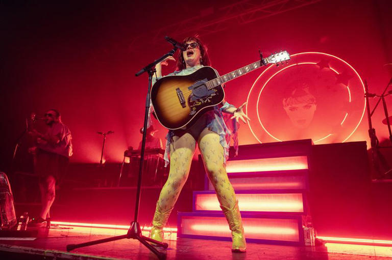 CMAT brings chaotic brilliance to Manchester with effortless rockstar masterclass - but the ...