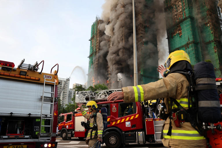 Death toll rises as massive fire engulfs Hong Kong high-rise apartment ...