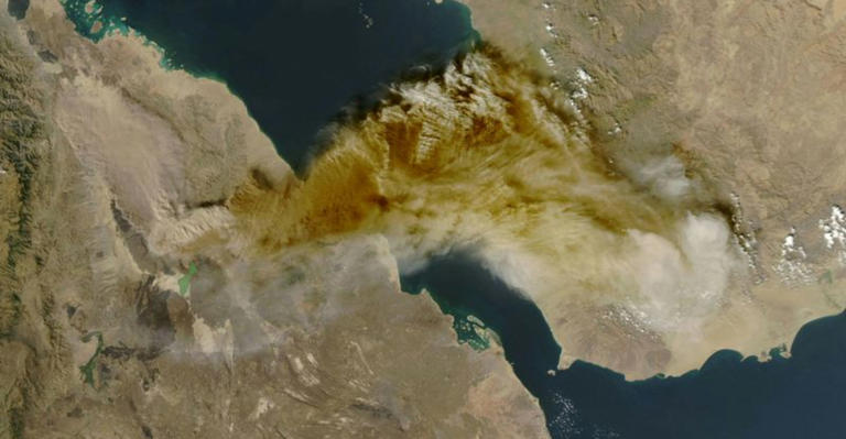 Ethiopia’s Hayli Gubbi Volcano: Dormant for Millennia, Now Spewing Ash ...
