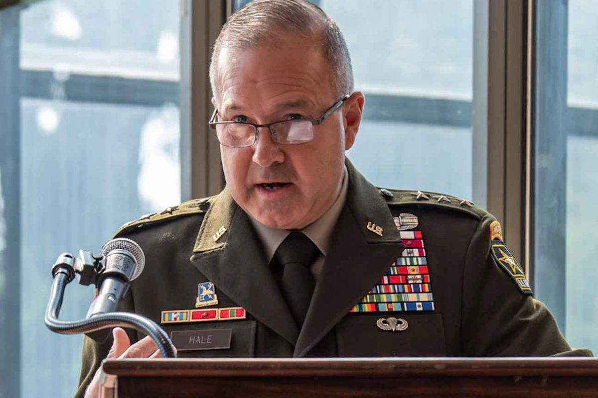 US enemies targeting unhappy soldiers online, army intel chief warns