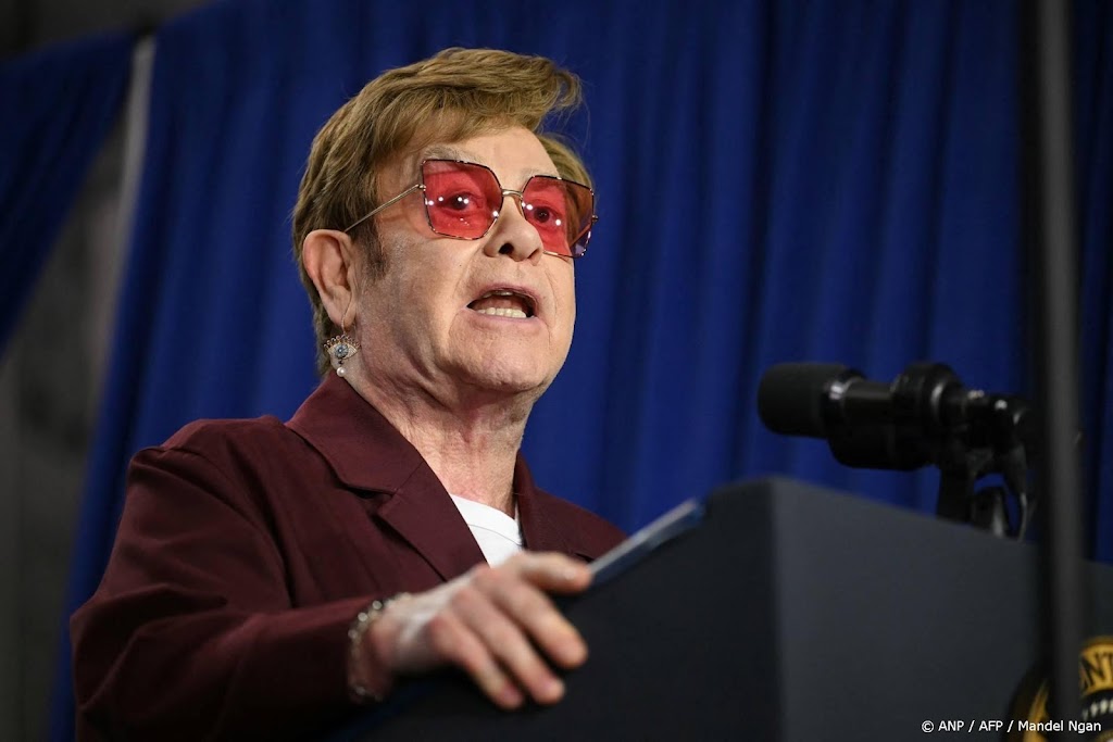Elton John gefrustreerd dat overheden hiv-bestrijding tegenwerken