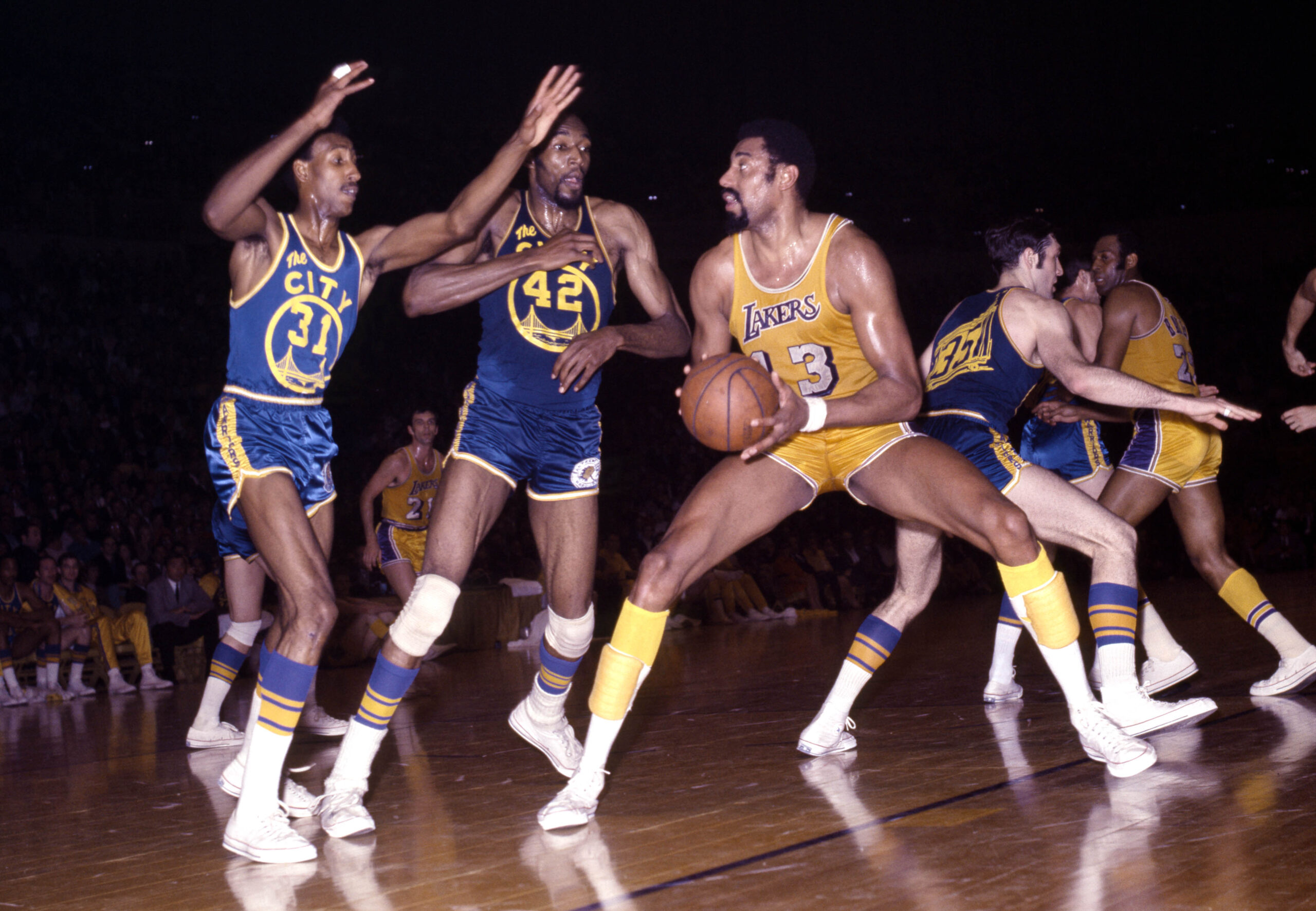 NBA: Players that has most consecutive games with 20-plus points