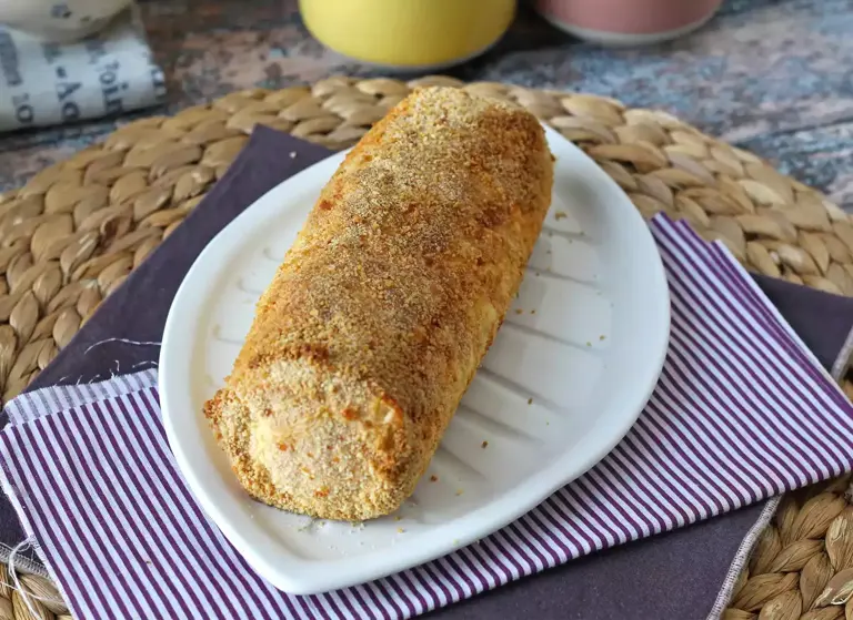 Crunchy, melt-in-your-mouth goat's cheese log breaded with air fryer ...